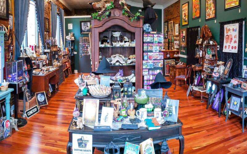 The Painted Wraith Curiosity Shoppe - Bloomington-Normal, Illinois